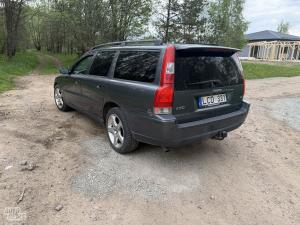 Volvo V70 2005 Viļņa, ar dzinēja tilpumu 2.40 L un nobraukumu 397 tūkst. km par 2200 €, foto 13 vietnē AUTOMOTO.COM.LV