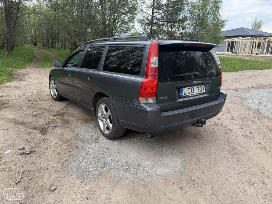 Volvo V70 2005 Viļņa, ar dzinēja tilpumu 2.40 L un nobraukumu 397 tūkst. km par 2200 €, foto 13 vietnē AUTOMOTO.COM.LV