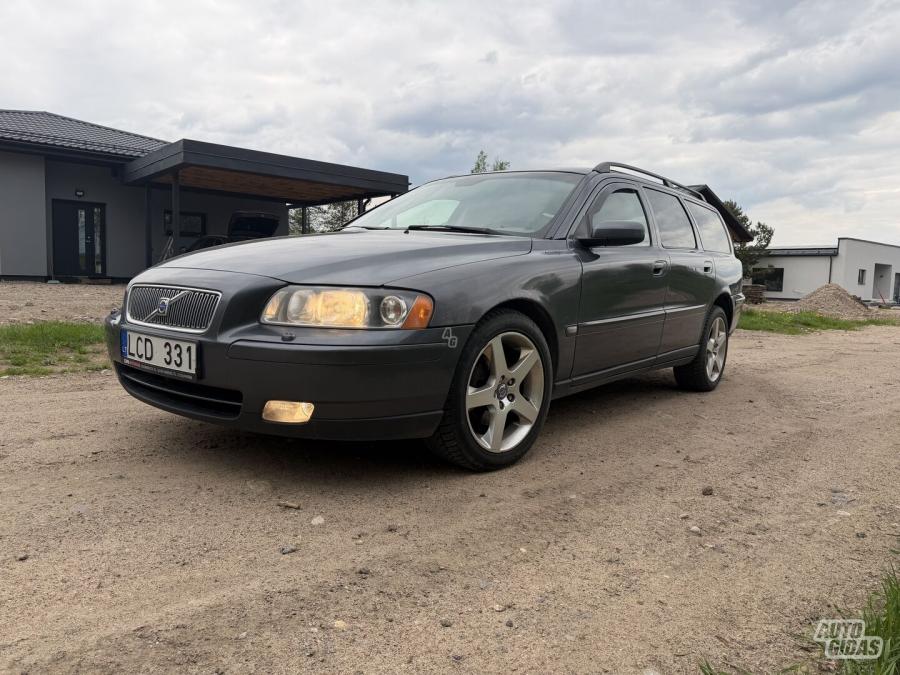 Volvo V70 2005 Viļņa, ar dzinēja tilpumu 2.40 L un nobraukumu 397 tūkst. km par 2200 €, foto 17 vietnē AUTOMOTO.COM.LV