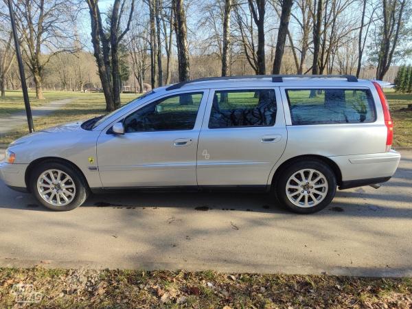 Volvo V70 2005 Ukmergė, ar dzinēja tilpumu 2.40 L un nobraukumu 389 tūkst. km par 1750 €, foto 5 vietnē AUTOMOTO.COM.LV