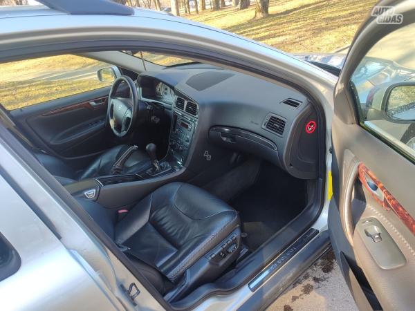 Volvo V70 2005 Ukmergė, ar dzinēja tilpumu 2.40 L un nobraukumu 389 tūkst. km par 1750 €, foto 8 vietnē AUTOMOTO.COM.LV