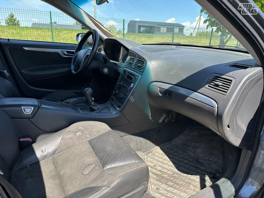 Volvo V70 2005 Šilutė, ar dzinēja tilpumu 2.40 L un nobraukumu 516 tūkst. km par 950 €, foto 13 vietnē AUTOMOTO.COM.LV