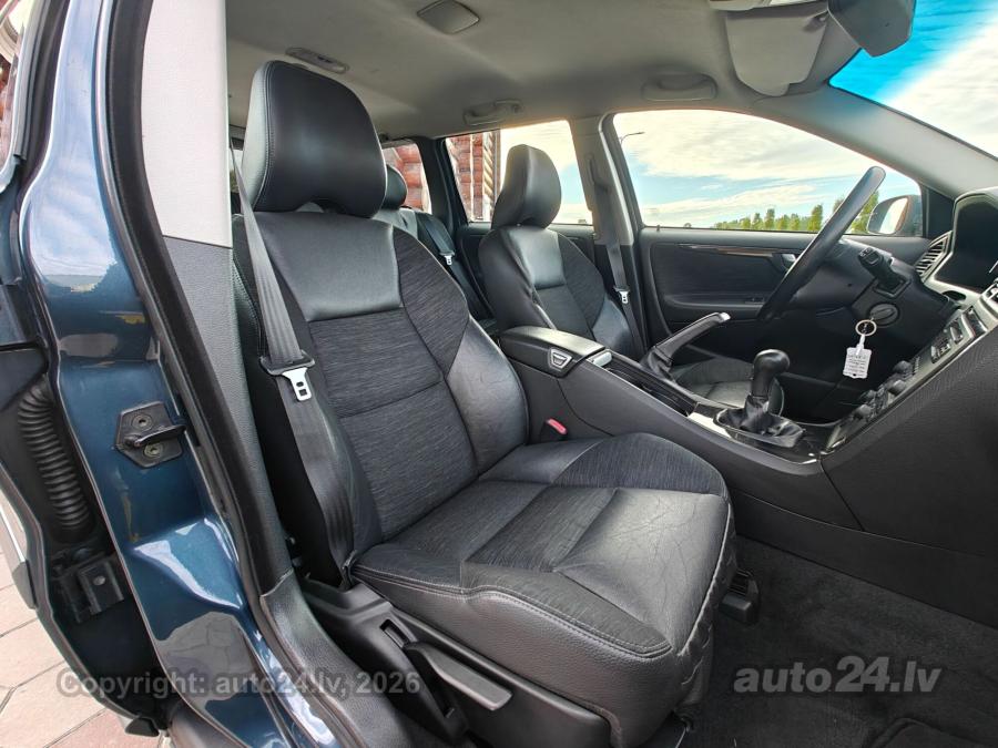 Volvo V70 2005 in Paide, with an engine capacity of 2.40 L and mileage of 627 thousand km for 2990 €, photo 12 on AUTOMOTO.COM.LV