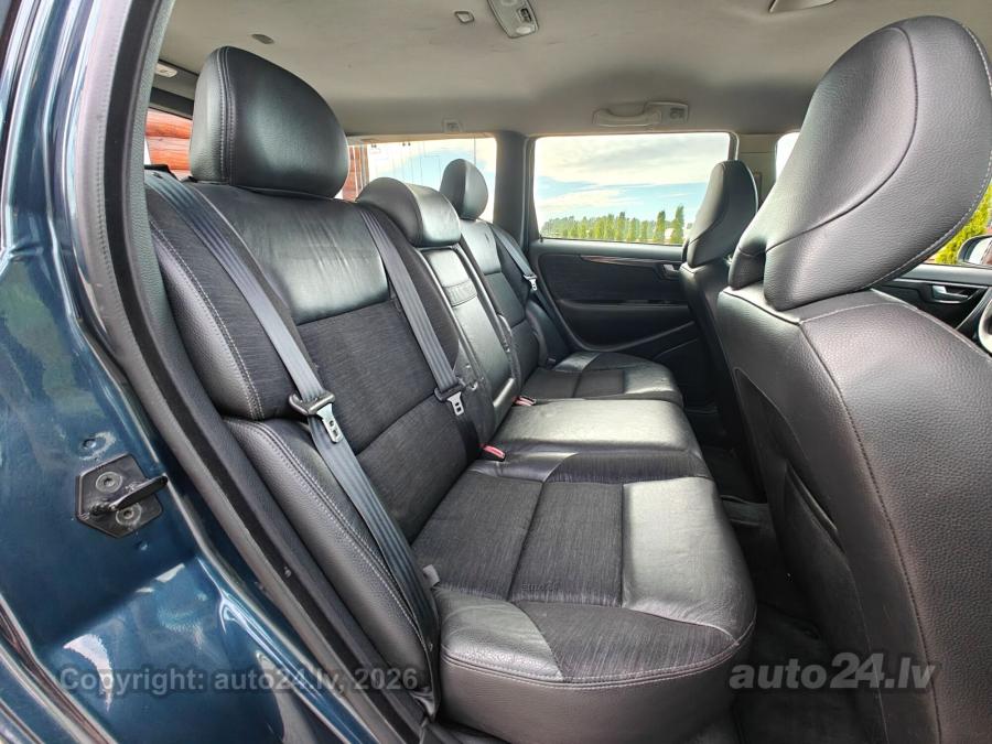 Volvo V70 2005 in Paide, with an engine capacity of 2.40 L and mileage of 627 thousand km for 2990 €, photo 13 on AUTOMOTO.COM.LV
