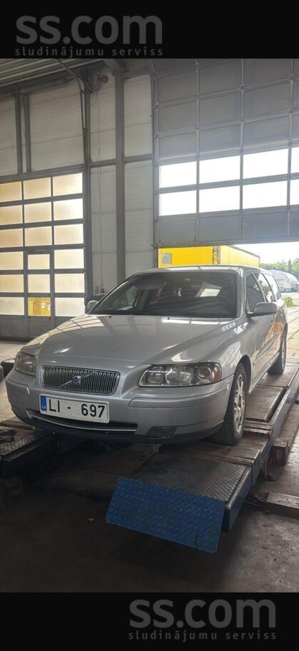 Volvo V70 2005 Aizkraukle, ar dzinēja tilpumu 2.40 L un nobraukumu 436 tūkst. km par 800 €, foto 1 vietnē AUTOMOTO.COM.LV