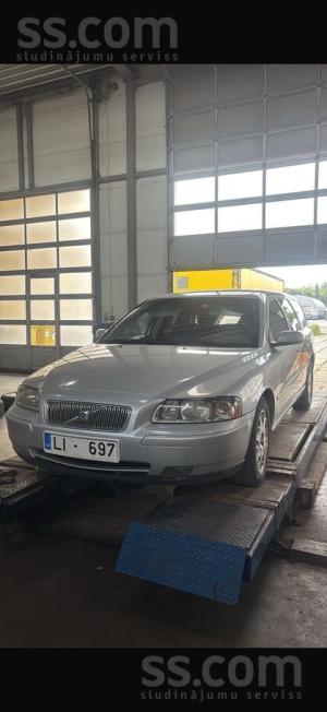 Volvo V70 2005 Aizkraukle, ar dzinēja tilpumu 2.40 L un nobraukumu 436 tūkst. km par 800 €, foto  vietnē AUTOMOTO.COM.LV