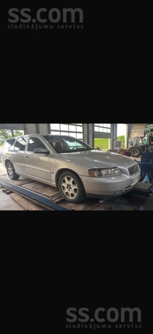 Volvo V70 2005 Aizkraukle, ar dzinēja tilpumu 2.40 L un nobraukumu 436 tūkst. km par 800 €, foto 3 vietnē AUTOMOTO.COM.LV