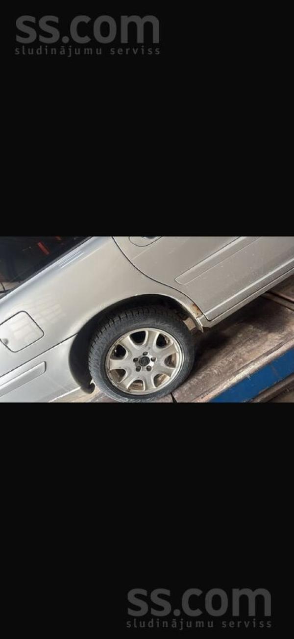 Volvo V70 2005 Aizkraukle, ar dzinēja tilpumu 2.40 L un nobraukumu 436 tūkst. km par 800 €, foto 5 vietnē AUTOMOTO.COM.LV