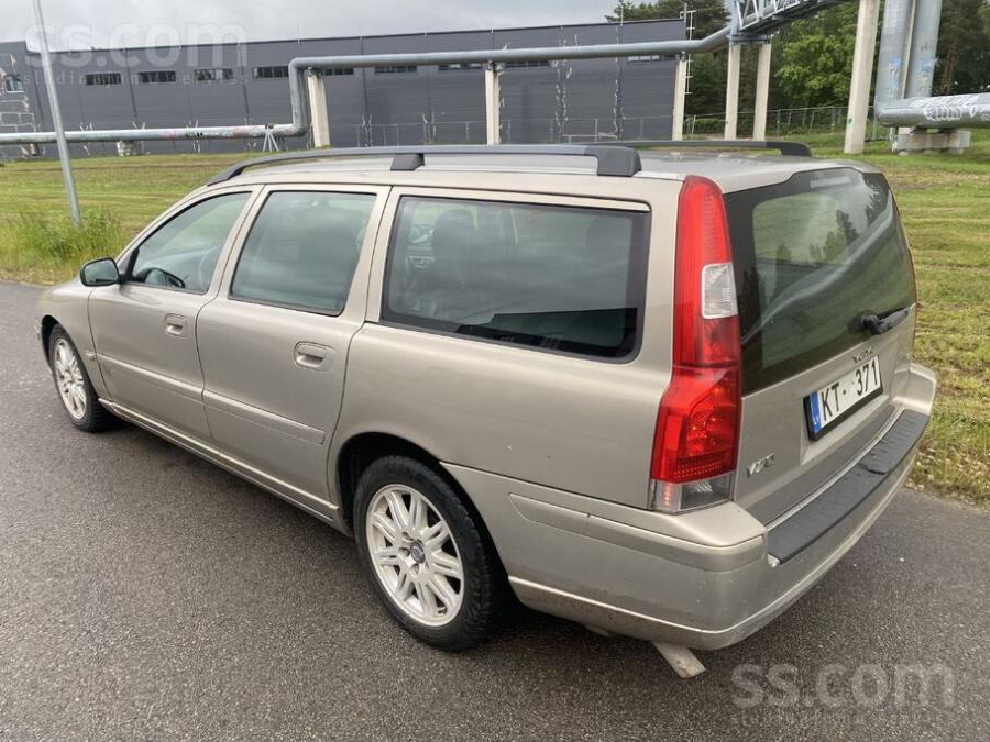 Volvo V70 2005 Rīga, ar dzinēja tilpumu 2.40 L un nobraukumu 483 tūkst. km par 1500 €, foto 4 vietnē AUTOMOTO.COM.LV