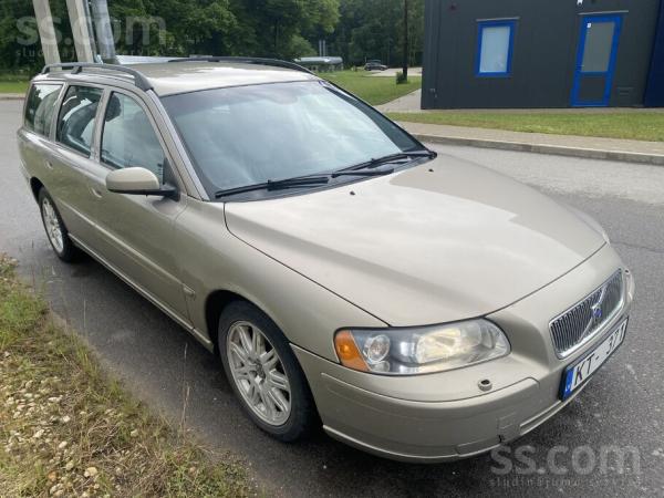 Volvo V70 2005 in Riga, with an engine capacity of 2.40 L and mileage of 483 thousand km for 1500 €, photo 6 on AUTOMOTO.COM.LV