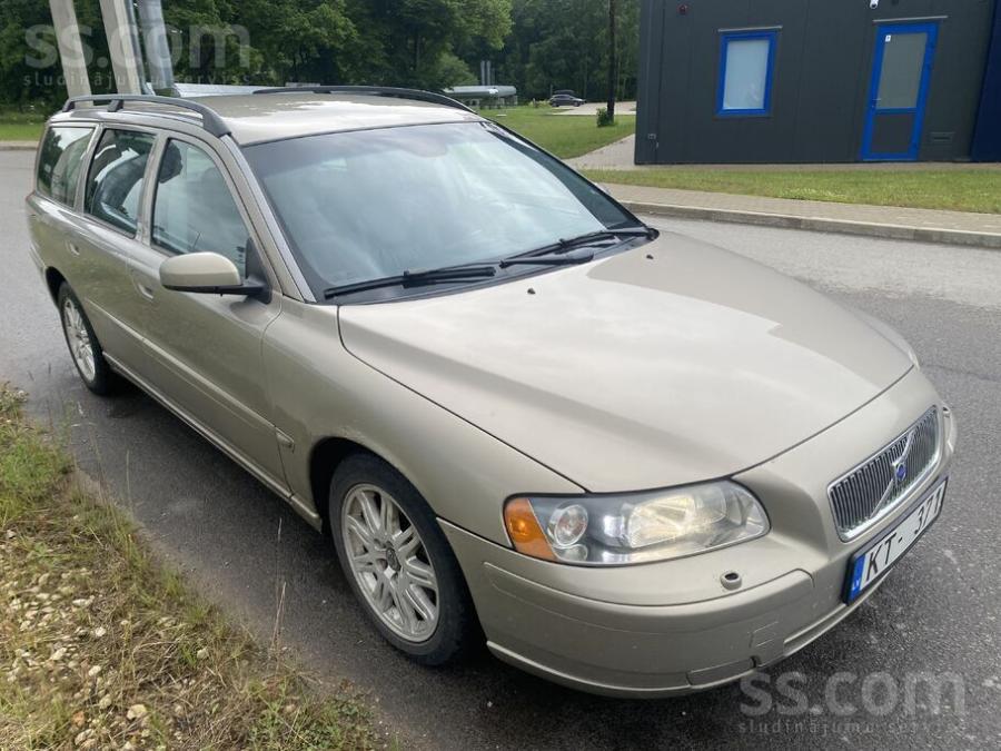Volvo V70 2005 Rīga, ar dzinēja tilpumu 2.40 L un nobraukumu 483 tūkst. km par 1500 €, foto 7 vietnē AUTOMOTO.COM.LV