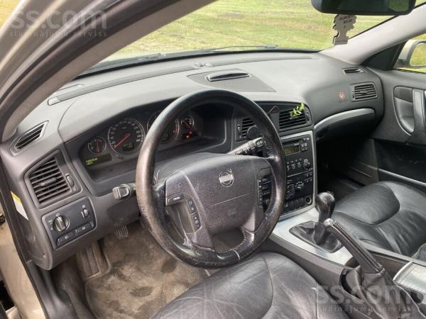 Volvo V70 2005 in Riga, with an engine capacity of 2.40 L and mileage of 483 thousand km for 1500 €, photo 7 on AUTOMOTO.COM.LV