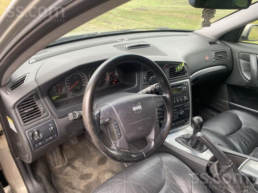 Volvo V70 2005 Rīga, ar dzinēja tilpumu 2.40 L un nobraukumu 483 tūkst. km par 1500 €, foto 8 vietnē AUTOMOTO.COM.LV