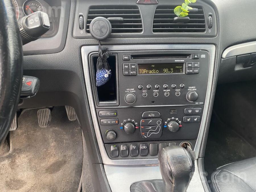 Volvo V70 2005 Rīga, ar dzinēja tilpumu 2.40 L un nobraukumu 483 tūkst. km par 1500 €, foto 13 vietnē AUTOMOTO.COM.LV