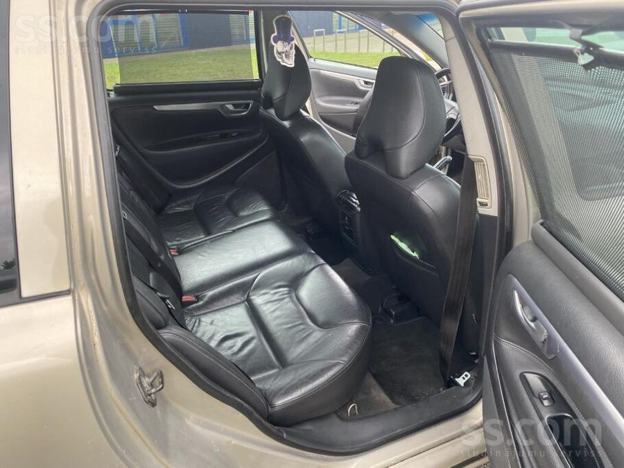 Volvo V70 2005 Rīga, ar dzinēja tilpumu 2.40 L un nobraukumu 483 tūkst. km par 1500 €, foto 14 vietnē AUTOMOTO.COM.LV