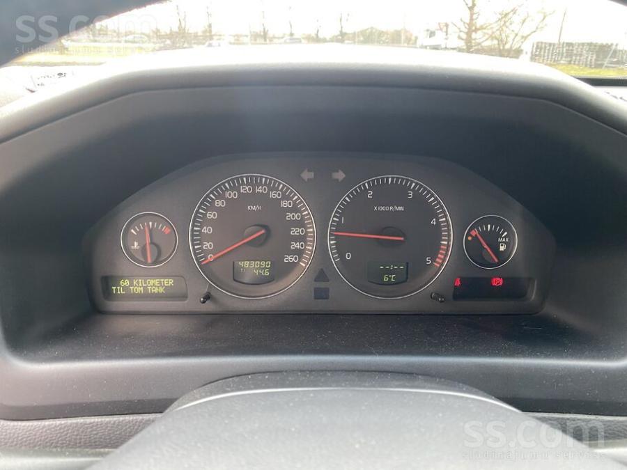 Volvo V70 2005 Rīga, ar dzinēja tilpumu 2.40 L un nobraukumu 483 tūkst. km par 1500 €, foto 15 vietnē AUTOMOTO.COM.LV