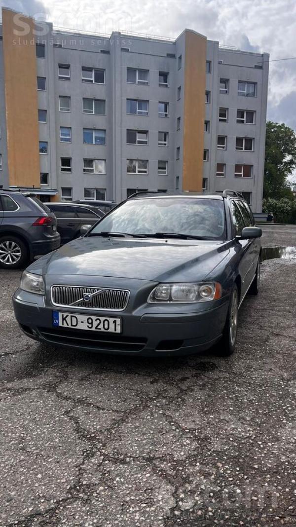 Volvo V70 2005 Valmiera, ar dzinēja tilpumu 2.40 L un nobraukumu 408 tūkst. km par 2500 €, foto 1 vietnē AUTOMOTO.COM.LV