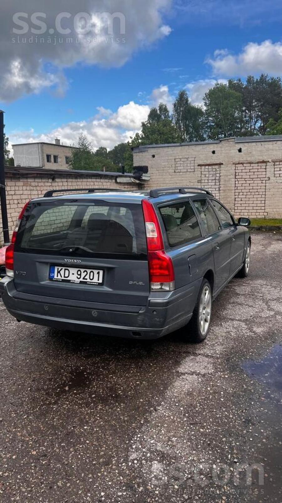 Вольво В70 2005 в Валмиера, объемом двигателя 2.40 л и пробегом 408 тыс. км за 2500 €, фото 4 на AUTOMOTO.COM.LV