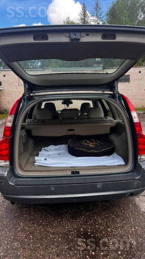 Volvo V70 2005 Valmiera, ar dzinēja tilpumu 2.40 L un nobraukumu 408 tūkst. km par 2500 €, foto 5 vietnē AUTOMOTO.COM.LV