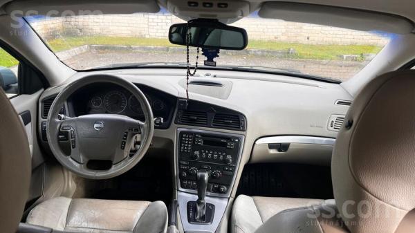 Volvo V70 2005 Valmiera, ar dzinēja tilpumu 2.40 L un nobraukumu 408 tūkst. km par 2500 €, foto 10 vietnē AUTOMOTO.COM.LV