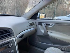 Volvo V70 2005 in Jurmala, with an engine capacity of 2.40 L and mileage of 488 thousand km for 1290 €, photo 9 on AUTOMOTO.COM.LV
