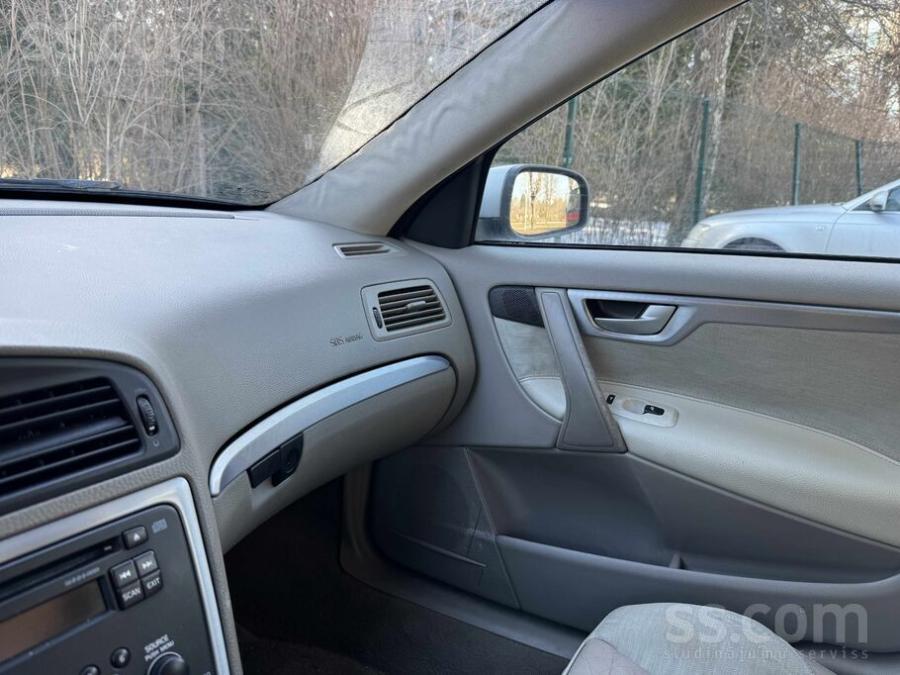 Volvo V70 2005 in Jurmala, with an engine capacity of 2.40 L and mileage of 488 thousand km for 1290 €, photo 9 on AUTOMOTO.COM.LV