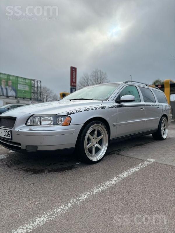 Volvo V70 2005 Jelgava, ar dzinēja tilpumu 2.40 L un nobraukumu 544 tūkst. km par 2100 €, foto 1 vietnē AUTOMOTO.COM.LV