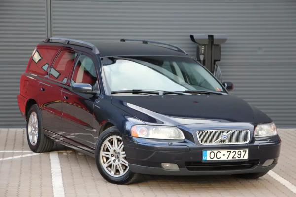 Volvo V70 2005 in Marupe, with an engine capacity of 2.40 L and mileage of 390 thousand km for 3850 €, photo 2 on AUTOMOTO.COM.LV