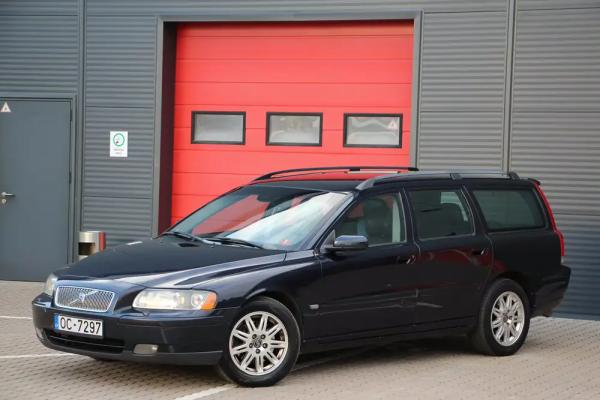 Volvo V70 2005 in Marupe, with an engine capacity of 2.40 L and mileage of 390 thousand km for 3850 €, photo 4 on AUTOMOTO.COM.LV