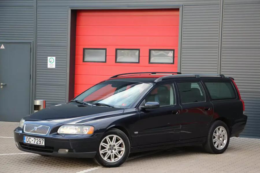 Volvo V70 2005 Mārupe, ar dzinēja tilpumu 2.40 L un nobraukumu 390 tūkst. km par 3850 €, foto 5 vietnē AUTOMOTO.COM.LV