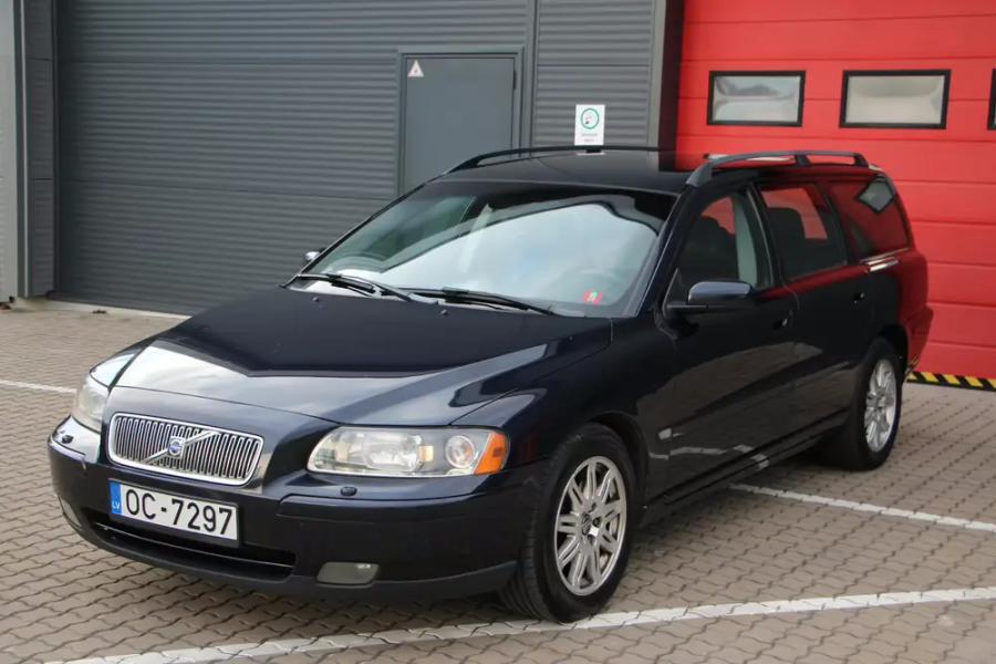Volvo V70 2005 Mārupe, ar dzinēja tilpumu 2.40 L un nobraukumu 390 tūkst. km par 3850 €, foto 6 vietnē AUTOMOTO.COM.LV