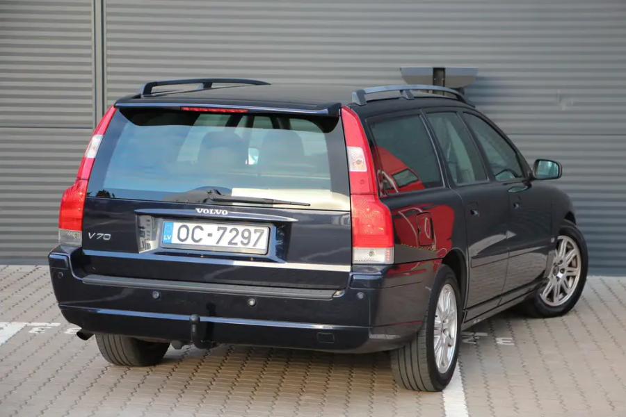 Volvo V70 2005 Mārupe, ar dzinēja tilpumu 2.40 L un nobraukumu 390 tūkst. km par 3850 €, foto 8 vietnē AUTOMOTO.COM.LV