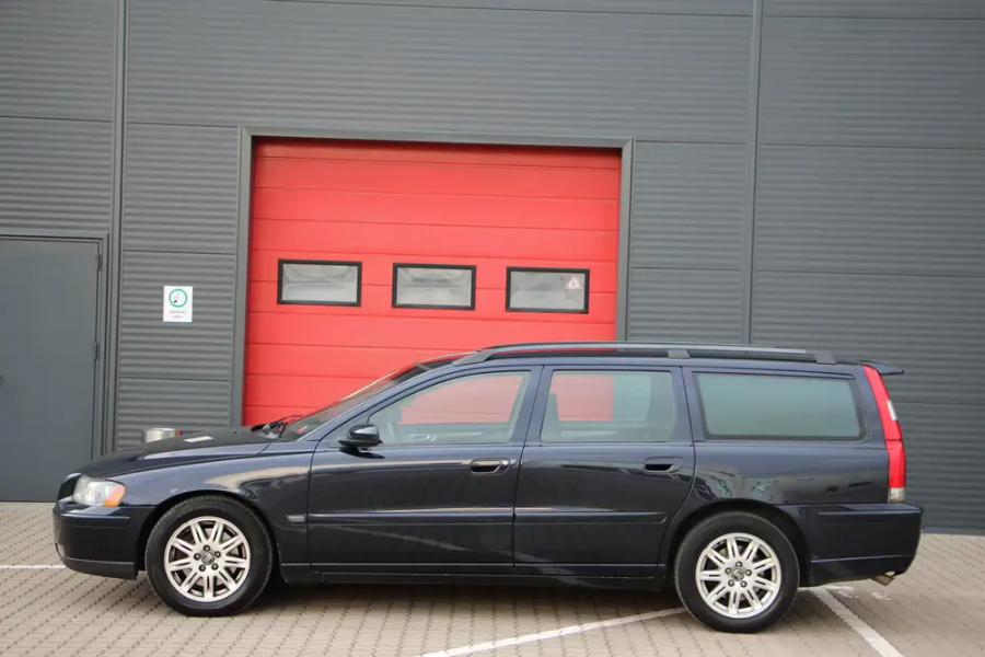 Volvo V70 2005 Mārupe, ar dzinēja tilpumu 2.40 L un nobraukumu 390 tūkst. km par 3850 €, foto 10 vietnē AUTOMOTO.COM.LV