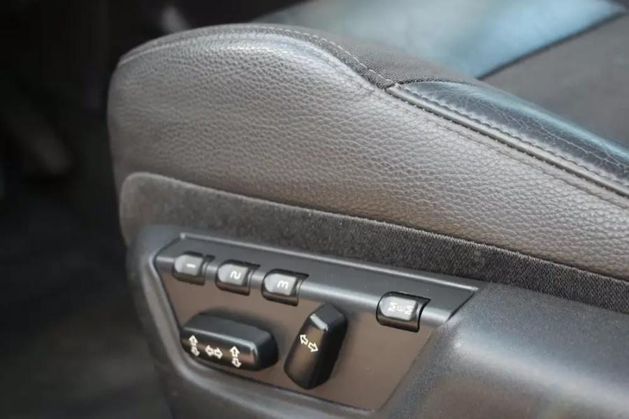 Volvo V70 2005 Mārupe, ar dzinēja tilpumu 2.40 L un nobraukumu 390 tūkst. km par 3850 €, foto 19 vietnē AUTOMOTO.COM.LV