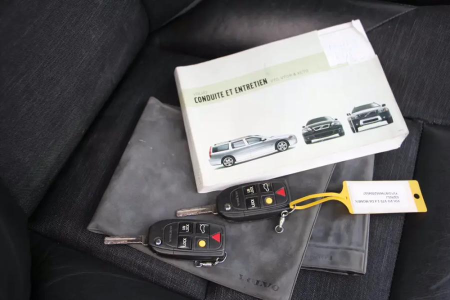 Volvo V70 2005 Mārupe, ar dzinēja tilpumu 2.40 L un nobraukumu 390 tūkst. km par 3850 €, foto 21 vietnē AUTOMOTO.COM.LV