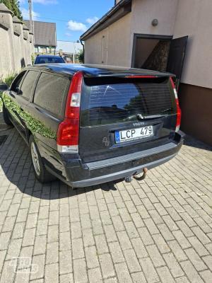 Volvo V70 2005 in Klaipeda, with an engine capacity of 2.40 L and mileage of 546 thousand km for 1300 €, photo 3 on AUTOMOTO.COM.LV