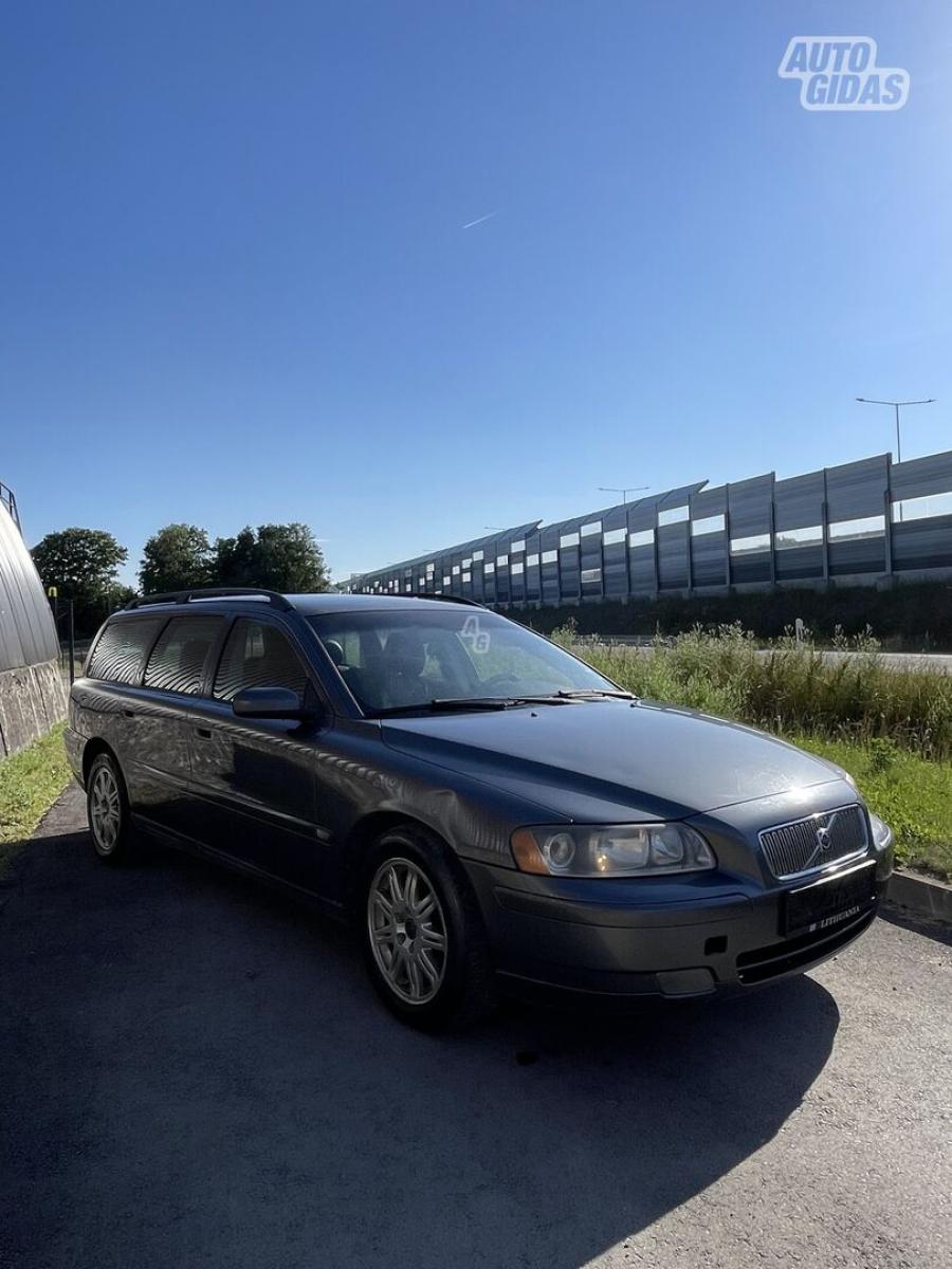 Volvo V70 2005 in Marijampole, with an engine capacity of 2.40 L and mileage of 320 thousand km for 1600 €, photo 3 on AUTOMOTO.COM.LV