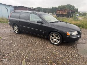Volvo V70 2005 Viļņa, ar dzinēja tilpumu 2.40 L un nobraukumu 384 tūkst. km par 1850 €, foto 4 vietnē AUTOMOTO.COM.LV