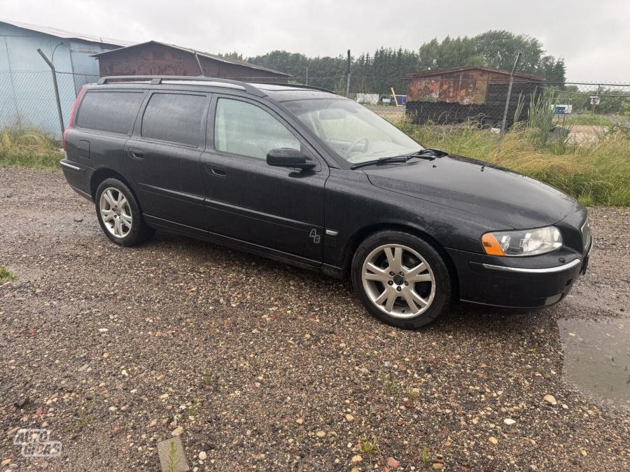 Volvo V70 2005 Viļņa, ar dzinēja tilpumu 2.40 L un nobraukumu 384 tūkst. km par 1850 €, foto 4 vietnē AUTOMOTO.COM.LV
