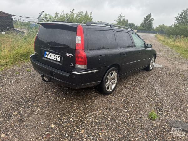 Volvo V70 2005 in Vilnius, with an engine capacity of 2.40 L and mileage of 384 thousand km for 1850 €, photo 7 on AUTOMOTO.COM.LV