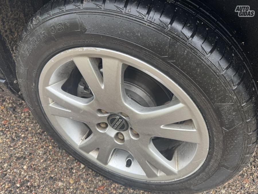 Volvo V70 2005 Viļņa, ar dzinēja tilpumu 2.40 L un nobraukumu 384 tūkst. km par 1850 €, foto 18 vietnē AUTOMOTO.COM.LV