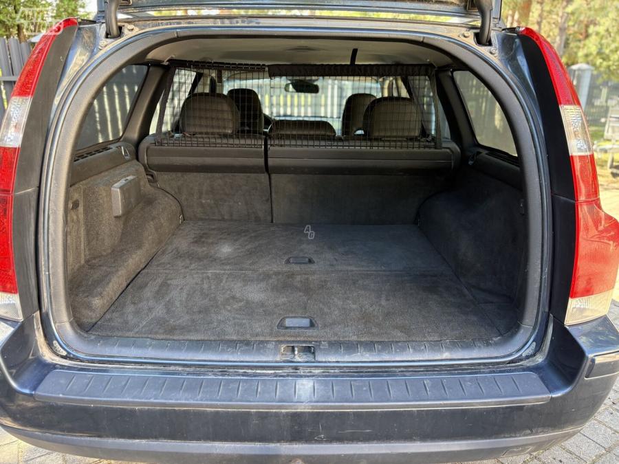 Volvo V70 2005 in Kaunas, with an engine capacity of 2.40 L and mileage of 422 thousand km for 1500 €, photo 6 on AUTOMOTO.COM.LV