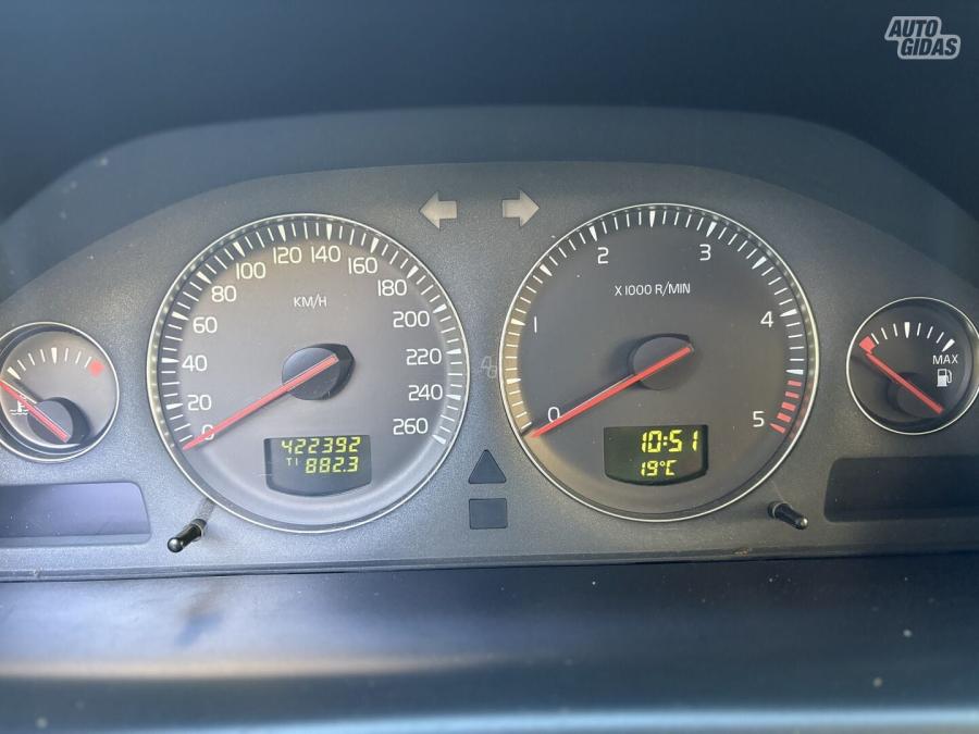 Volvo V70 2005 in Kaunas, with an engine capacity of 2.40 L and mileage of 422 thousand km for 1500 €, photo 7 on AUTOMOTO.COM.LV