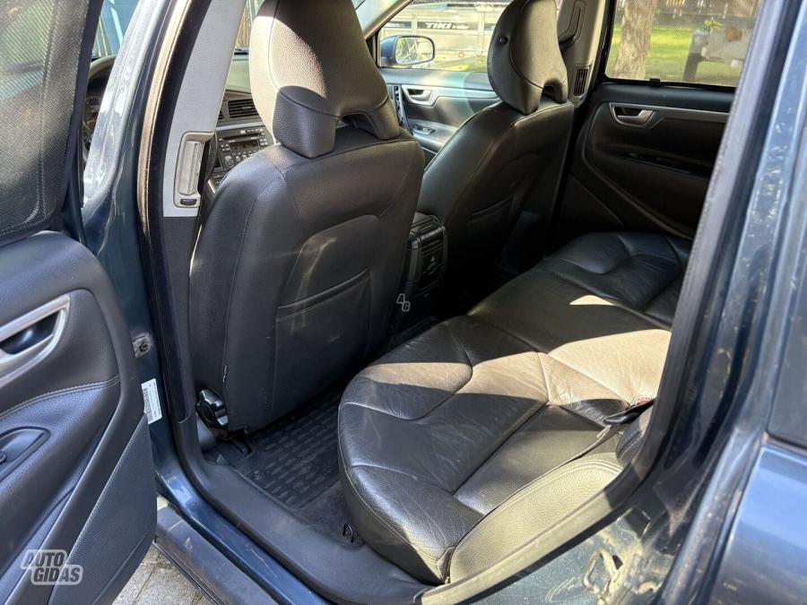 Volvo V70 2005 in Kaunas, with an engine capacity of 2.40 L and mileage of 422 thousand km for 1500 €, photo 10 on AUTOMOTO.COM.LV
