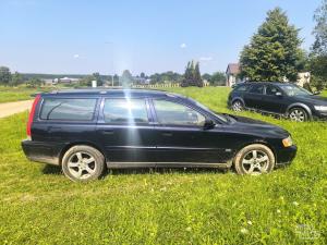 Volvo V70 2005 in Vilnius, with an engine capacity of 2.40 L and mileage of 350 thousand km for 400 €, photo 9 on AUTOMOTO.COM.LV