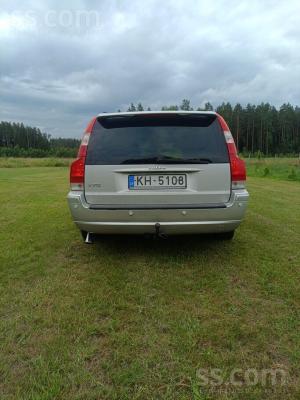 Volvo V70 2006 in Jelgava, with an engine capacity of 2.40 L and mileage of 449 thousand km for 1300 €, photo 2 on AUTOMOTO.COM.LV