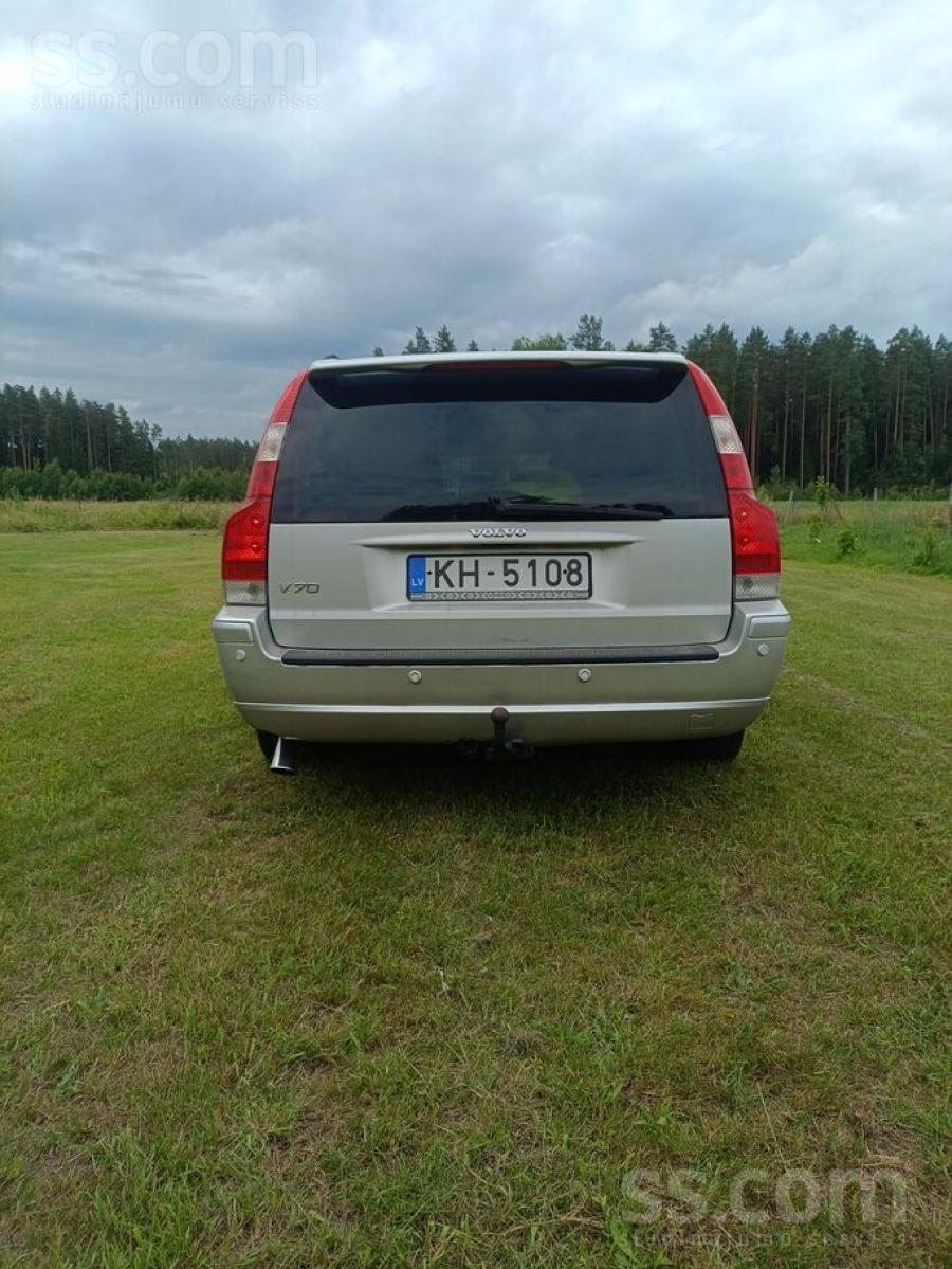 Volvo V70 2006 in Jelgava, with an engine capacity of 2.40 L and mileage of 449 thousand km for 1300 €, photo 2 on AUTOMOTO.COM.LV