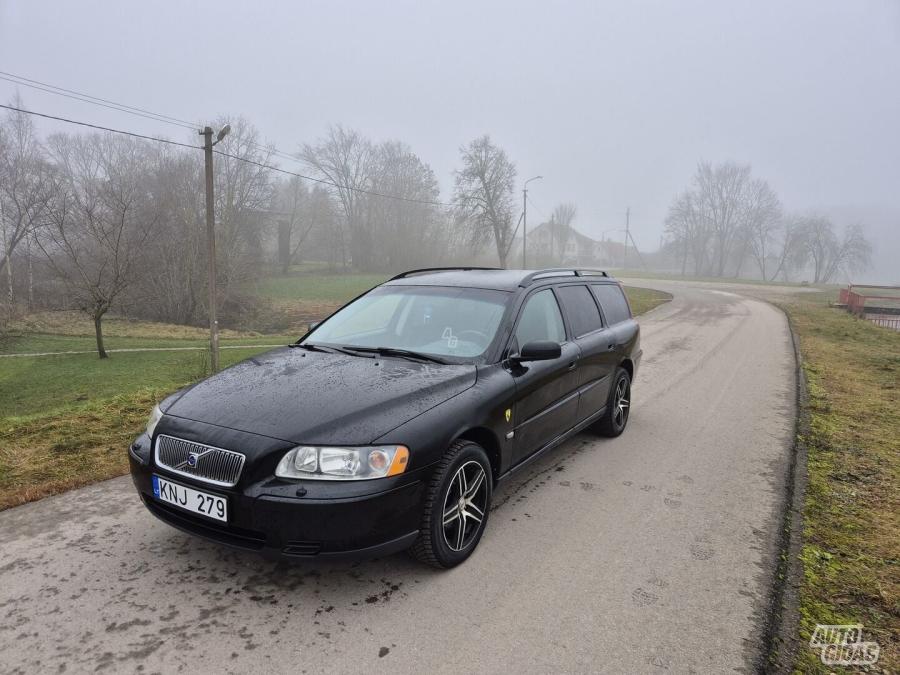 Volvo V70 2006 in Kelme, with an engine capacity of 2.40 L and mileage of 380 thousand km for 1450 €, photo 1 on AUTOMOTO.COM.LV
