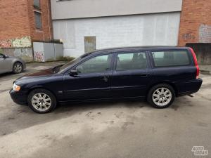 Volvo V70 2006 in Ukmerge, with an engine capacity of 2.40 L and mileage of 415 thousand km for 830 €, photo 2 on AUTOMOTO.COM.LV