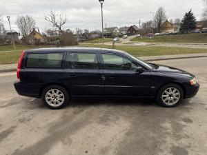 Volvo V70 2006 in Ukmerge, with an engine capacity of 2.40 L and mileage of 415 thousand km for 830 €, photo 6 on AUTOMOTO.COM.LV